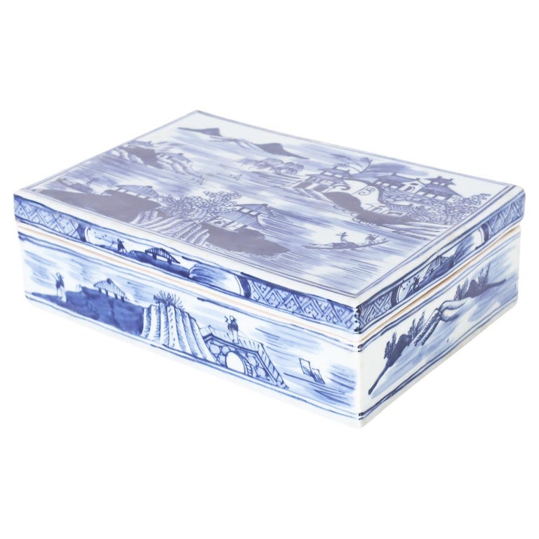 Blue and White Porcelain Lidded Box at 1stDibs | blue and white box