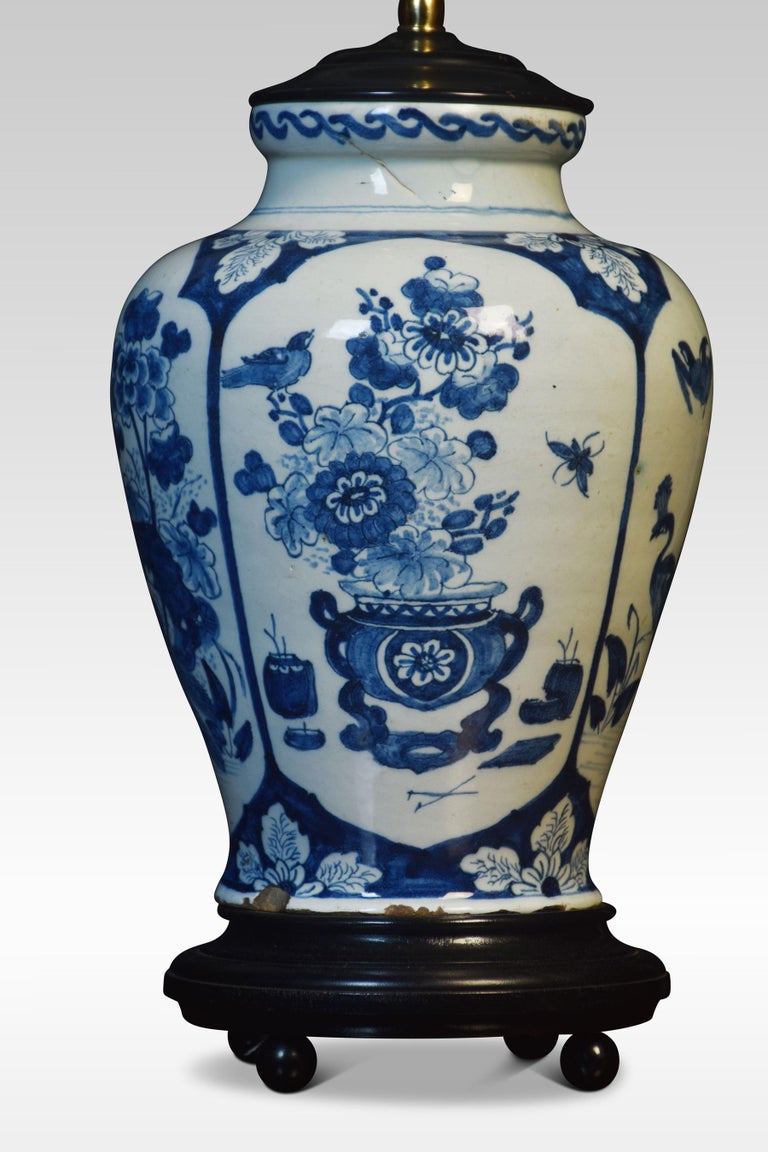 Blue and white table lamp For Sale at 1stDibs