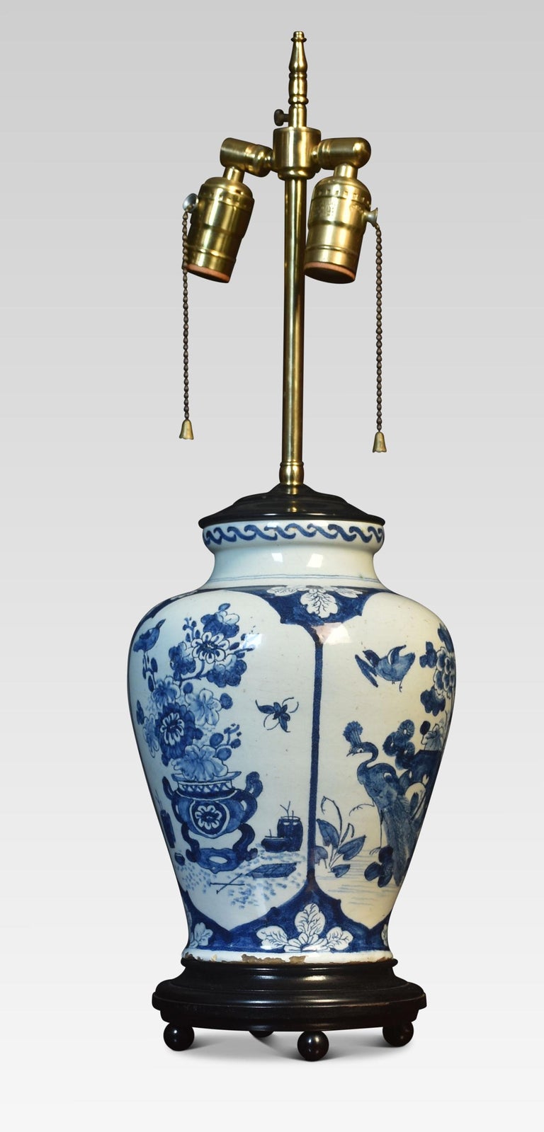 Blue and white table lamp For Sale at 1stDibs