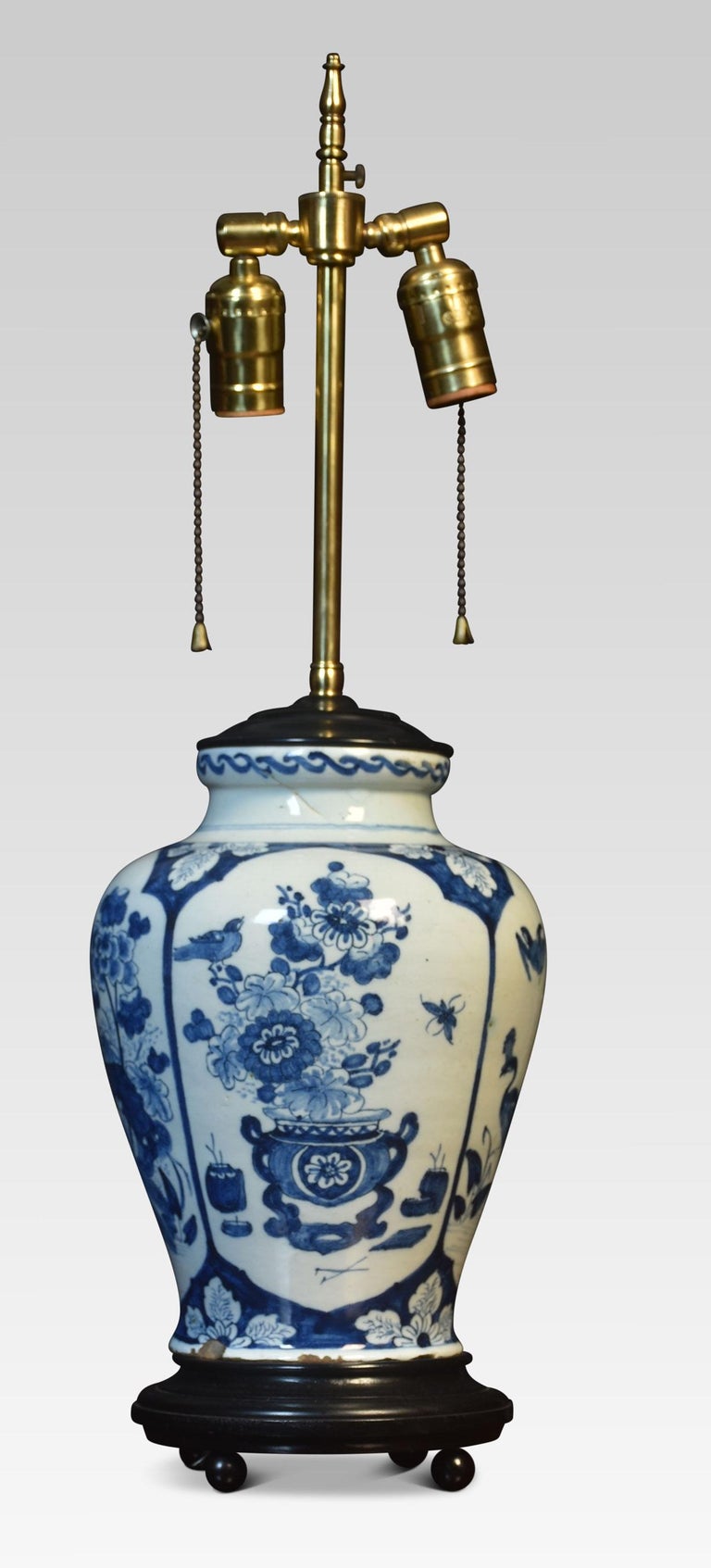 Blue and white table lamp For Sale at 1stDibs