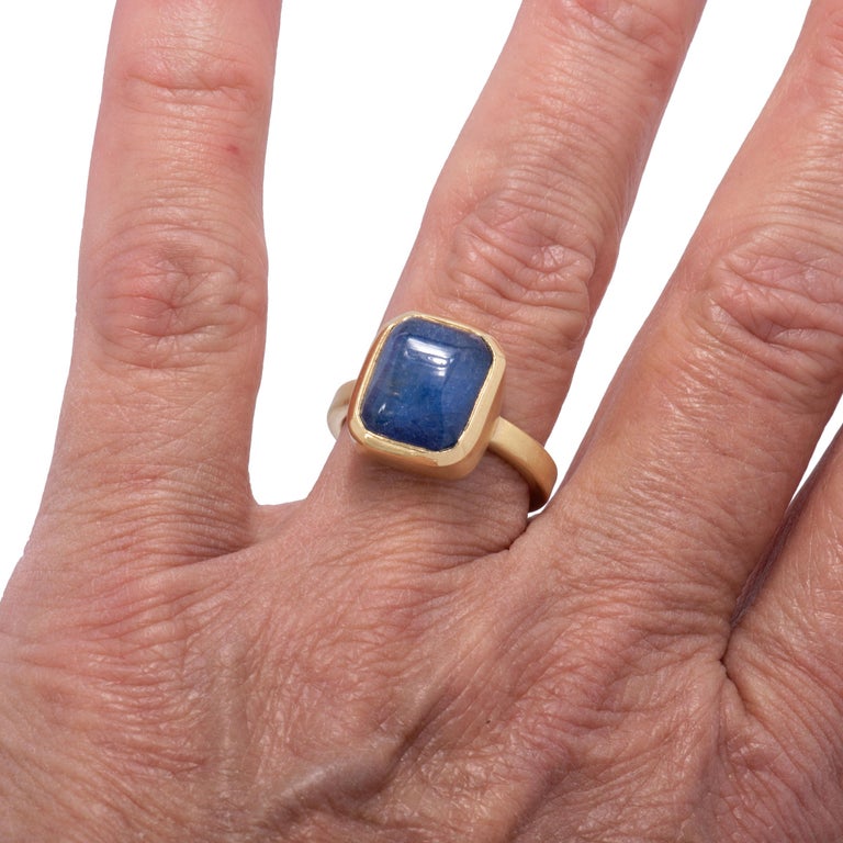 Blue Dumortierite Quartz Pillow Ring in 18 Karat Gold For Sale at ...