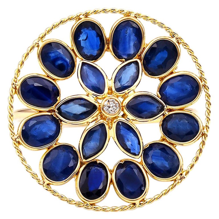 Blauer blauer Saphir und Diamant Blumenring, 18 Karat Gelbgold im Angebot bei 1stDibs