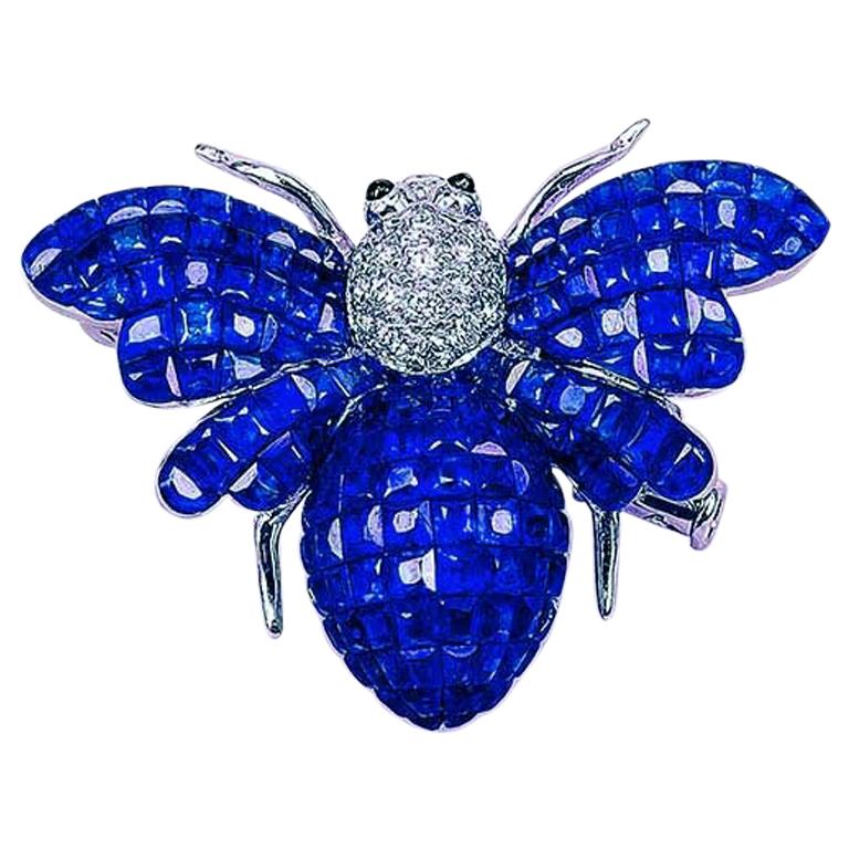 Blue Sapphire Bee Brooch For Sale at 1stDibs