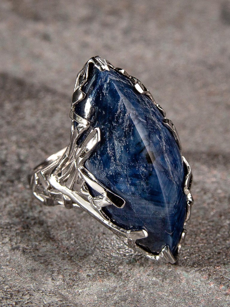 Blue Sapphire Gold Ring Crystal Healing Star Corundum For Sale at 1stDibs