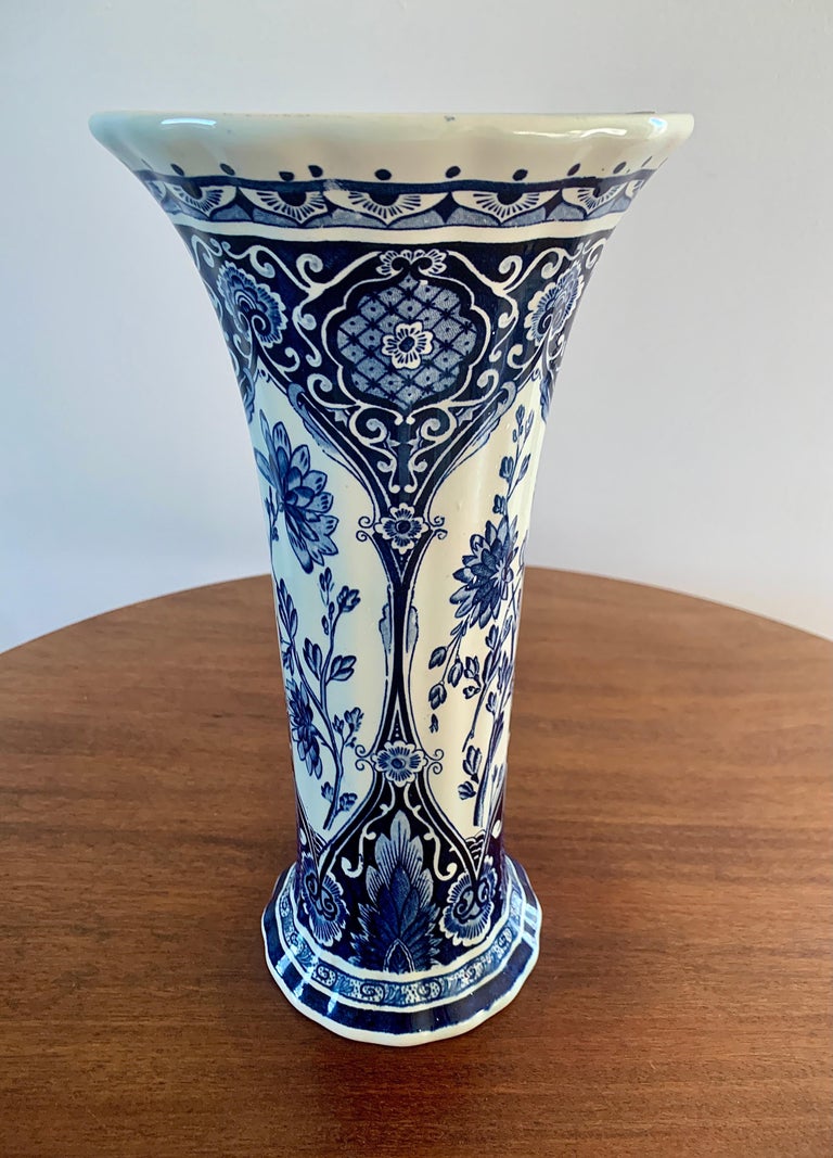 Boch Delfts Blue and White Vase, Mid-20th Century For Sale at 1stDibs