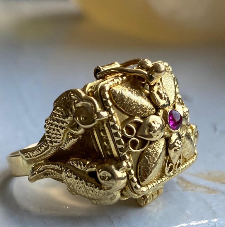 Bochic Vintage Gold Poison and Peacock Rings For Sale at 1stDibs