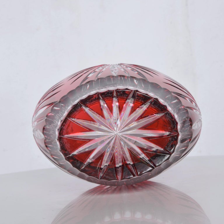 Vase en verre de Bohème en cristal rouge taillé en rubis transparent de ...