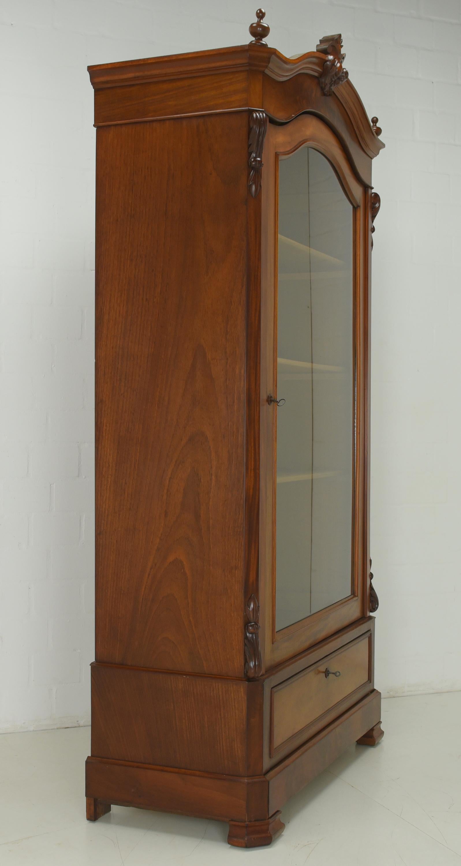 Bookcase Showcase in Mahogany Shellac, circa 1880 For Sale at 1stDibs