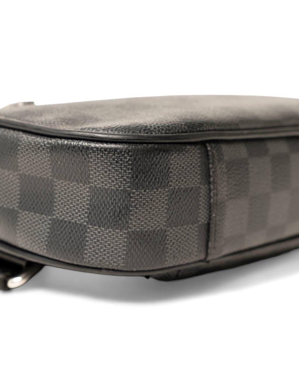 Borsello Louis Vuitton Ambler Marsupio Damier Graphite For Sale at 1stDibs