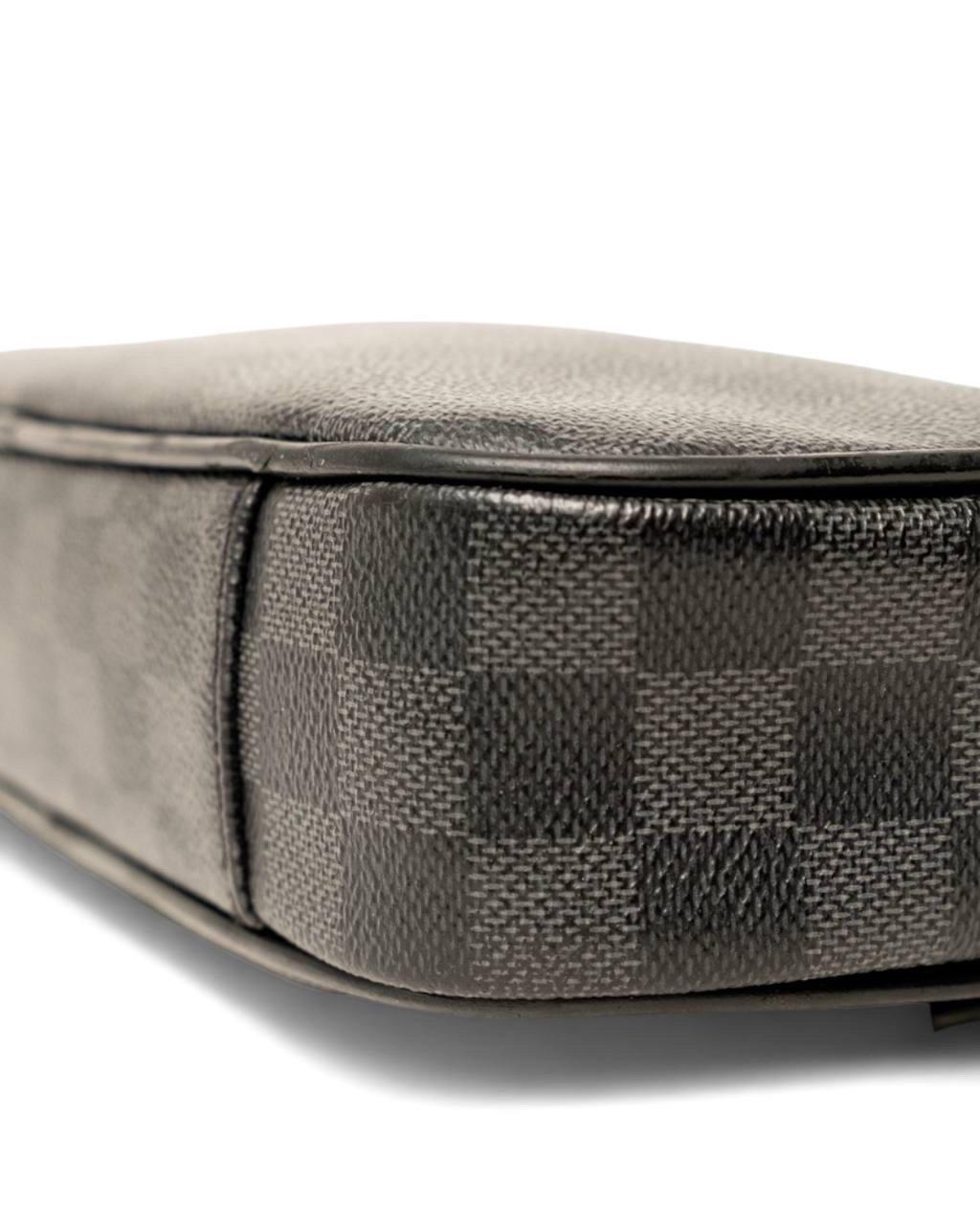 Borsello Louis Vuitton Ambler Marsupio Damier Graphite For Sale at 1stDibs