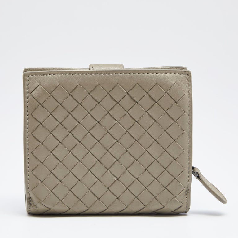 Bottega Veneta Beige Intrecciato Leather French Wallet For Sale at 1stDibs