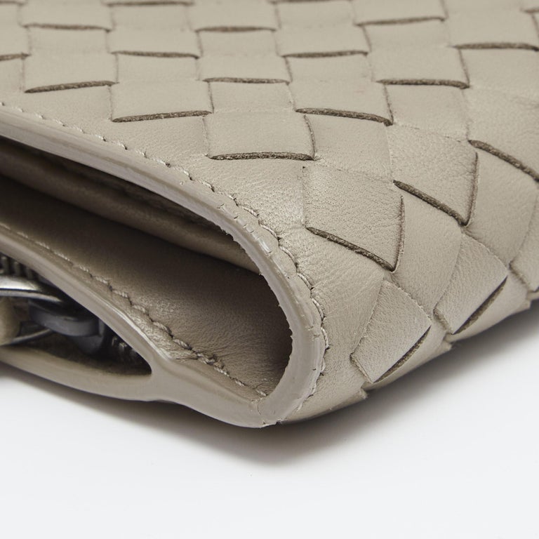 Bottega Veneta Beige Intrecciato Leather French Wallet For Sale at 1stDibs
