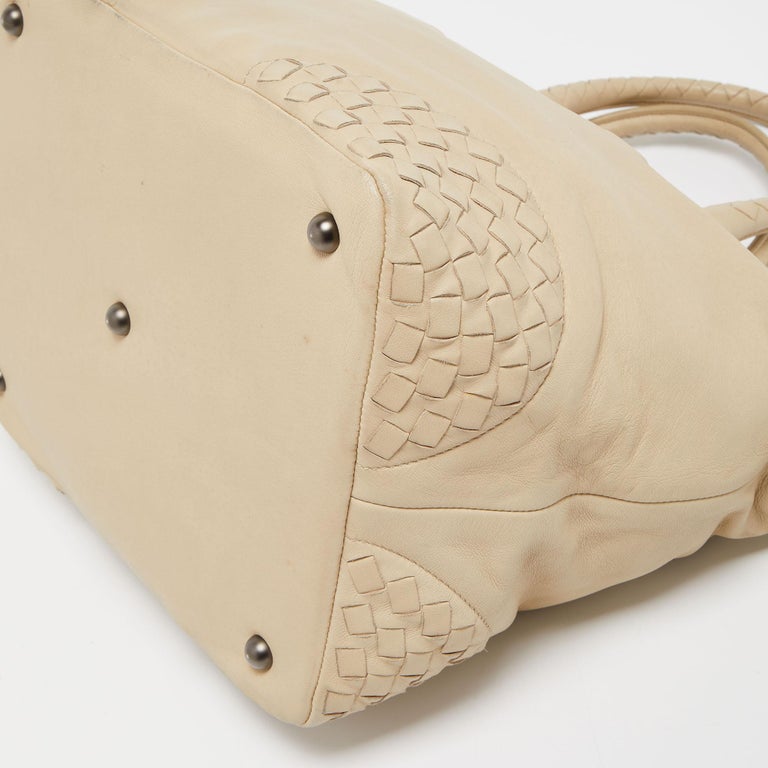 Bottega Veneta Beige Intrecciato Leather Zip Shopper Tote For Sale at ...