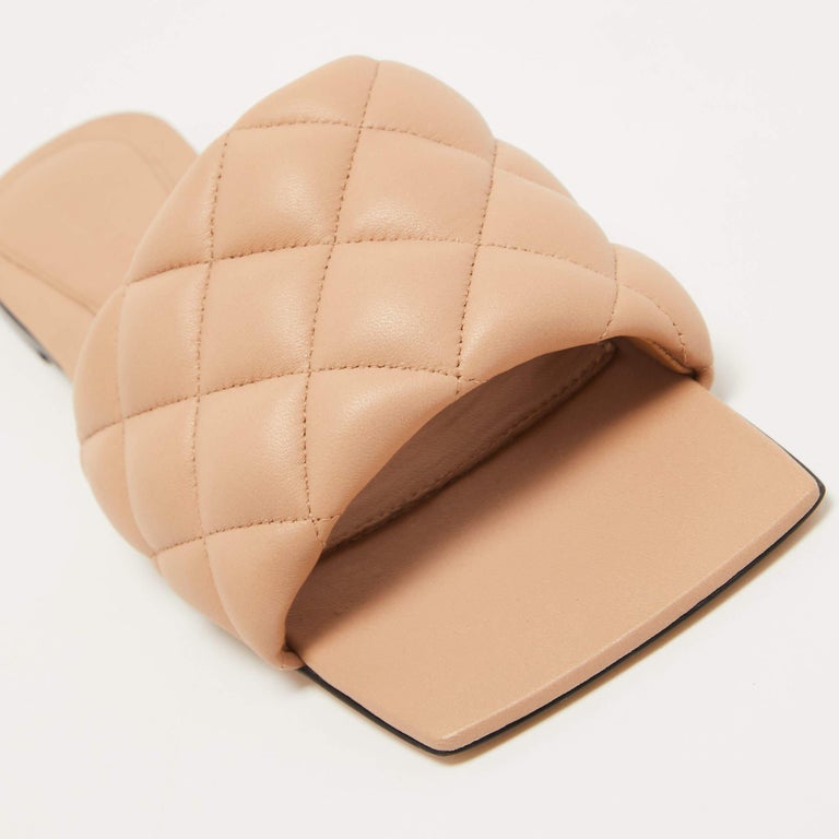 Bottega Veneta Beige Quilted Leather Lido Flat Slides Size 36 For Sale ...
