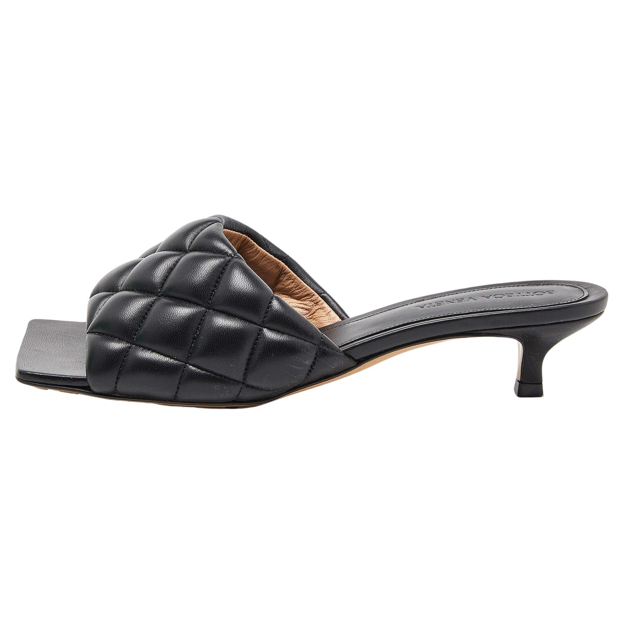 Bottega Veneta Black Quilted Leather Slides Size 37 For Sale at 1stDibs