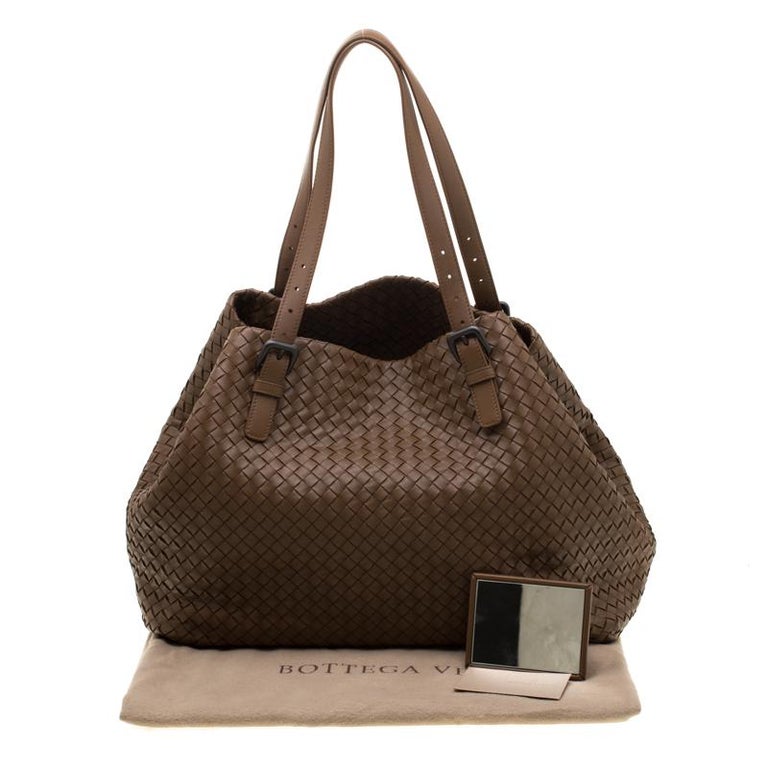 Bottega Veneta Brown Intrecciato Leather Large Cesta Tote For Sale at ...