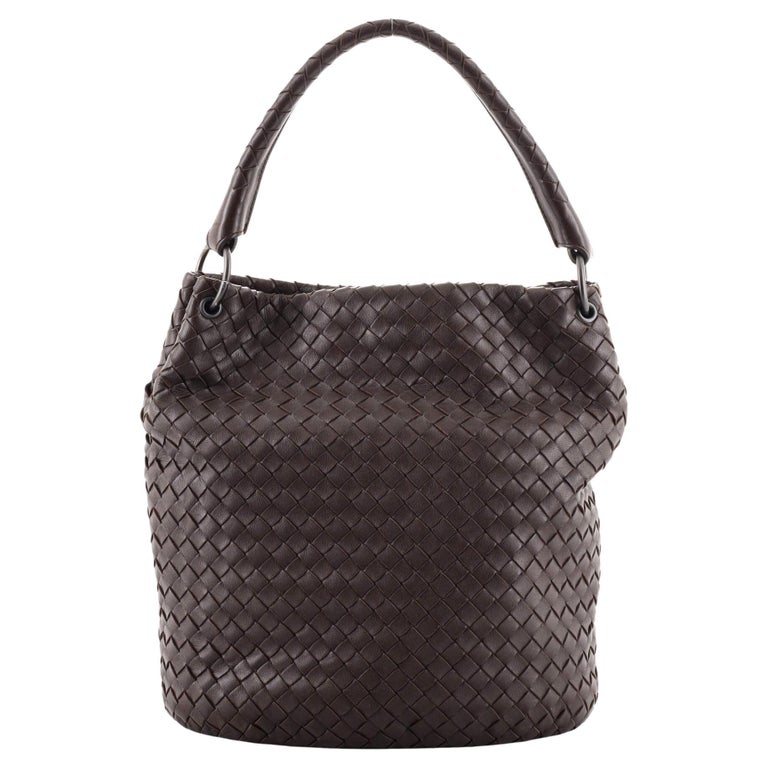 Bottega Veneta Bucket Bag Intrecciato Nappa Medium For Sale at 1stDibs