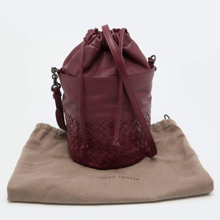 Bottega Veneta Burgundy Intrecciato Leather Bucket Bag For Sale at 1stDibs