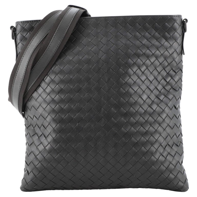 Bottega Veneta Flat Messenger Bag Intrecciato Nappa Small For Sale at ...