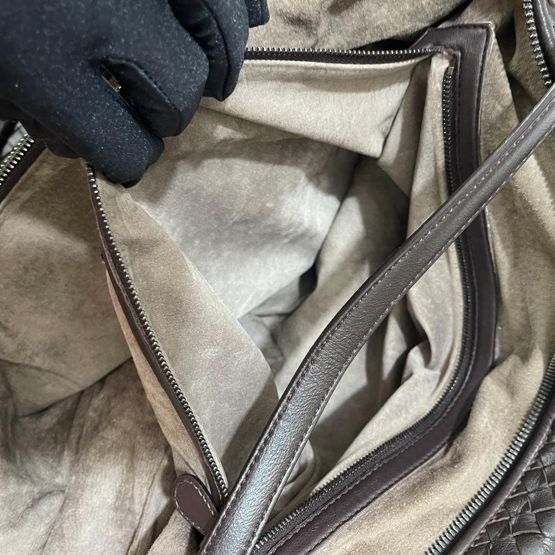 Bottega Veneta Maxi Convertible Tote Bag Hobo Brown Leather Two-way Carry 50cm For Sale at 1stDibs