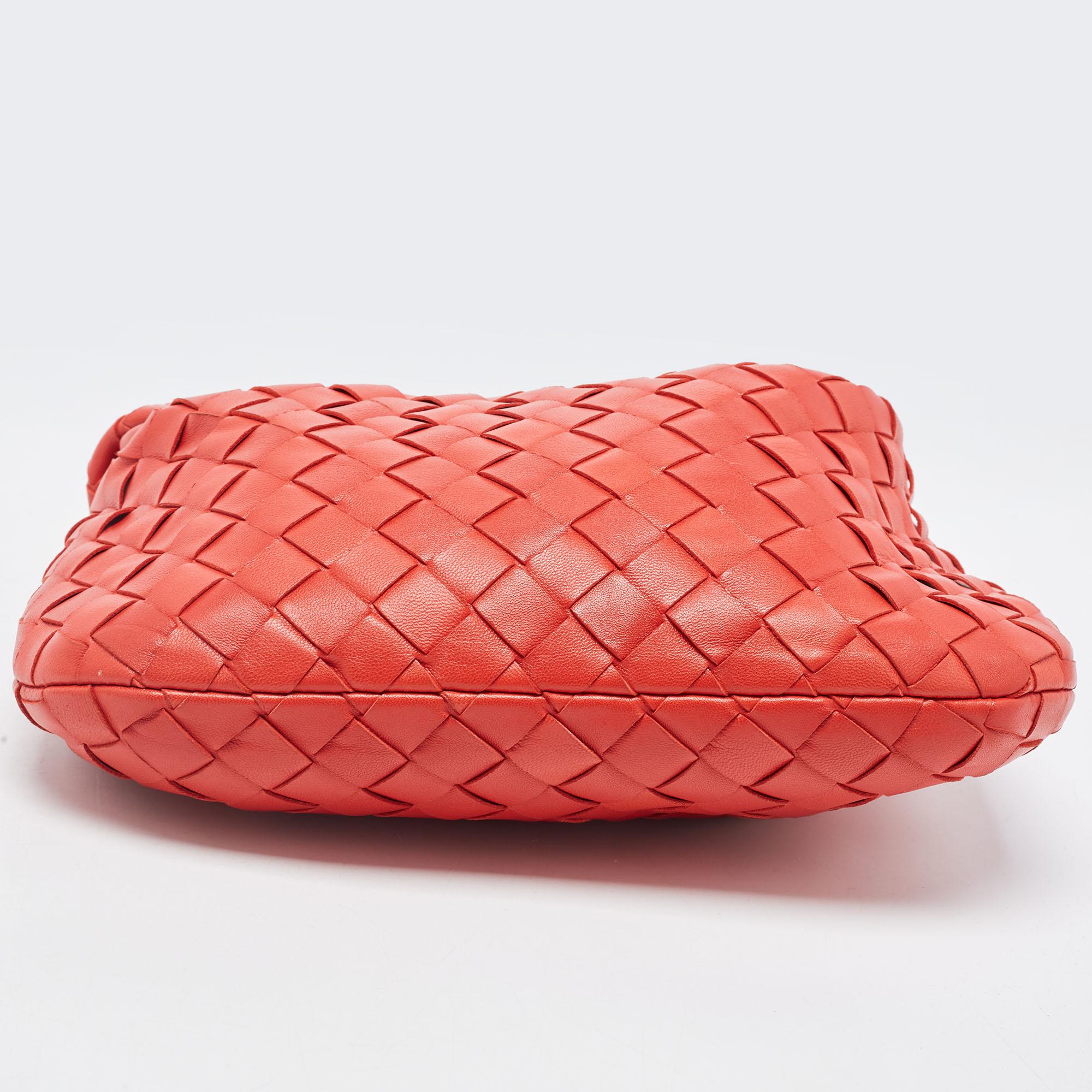Bottega Veneta Red Intrecciato Leather Mini BV Jodie Bag For Sale at ...