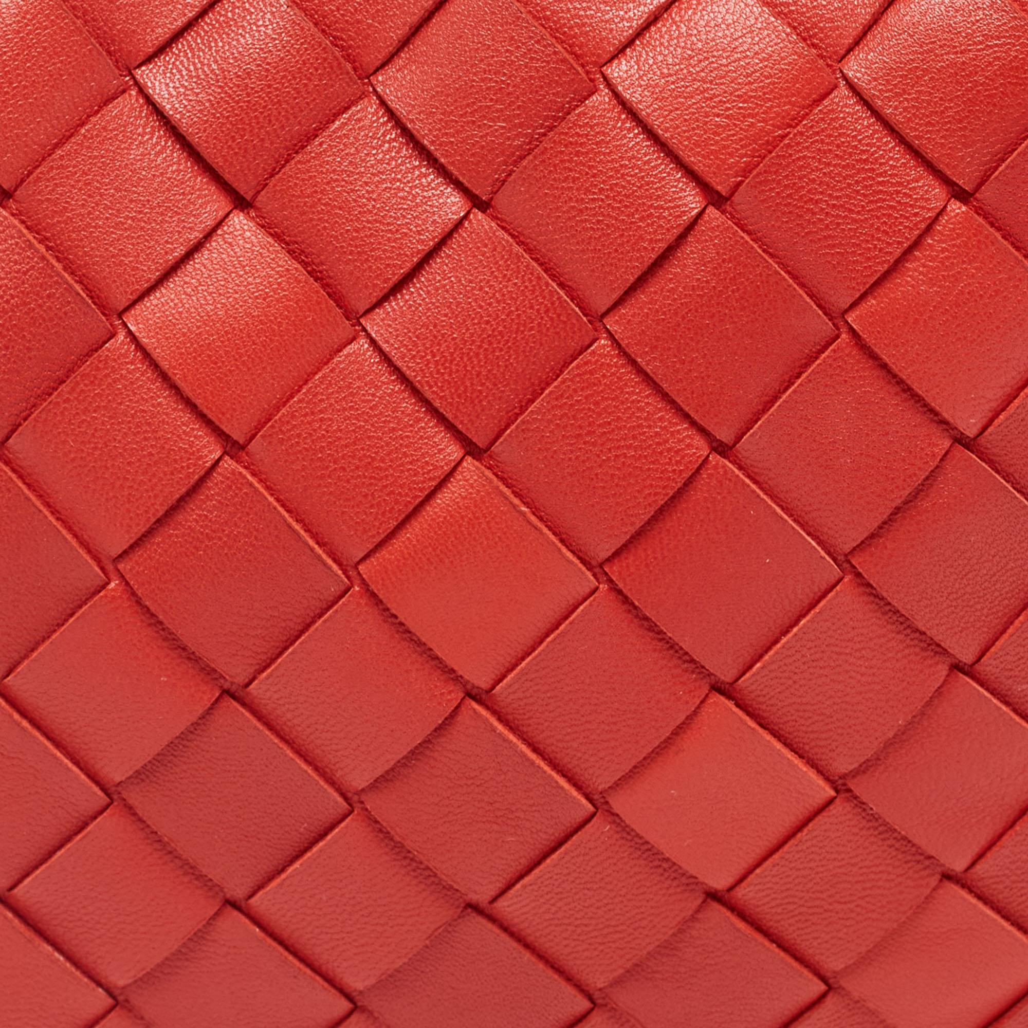 Bottega Veneta Red Intrecciato Leather Mini BV Jodie Bag For Sale at ...