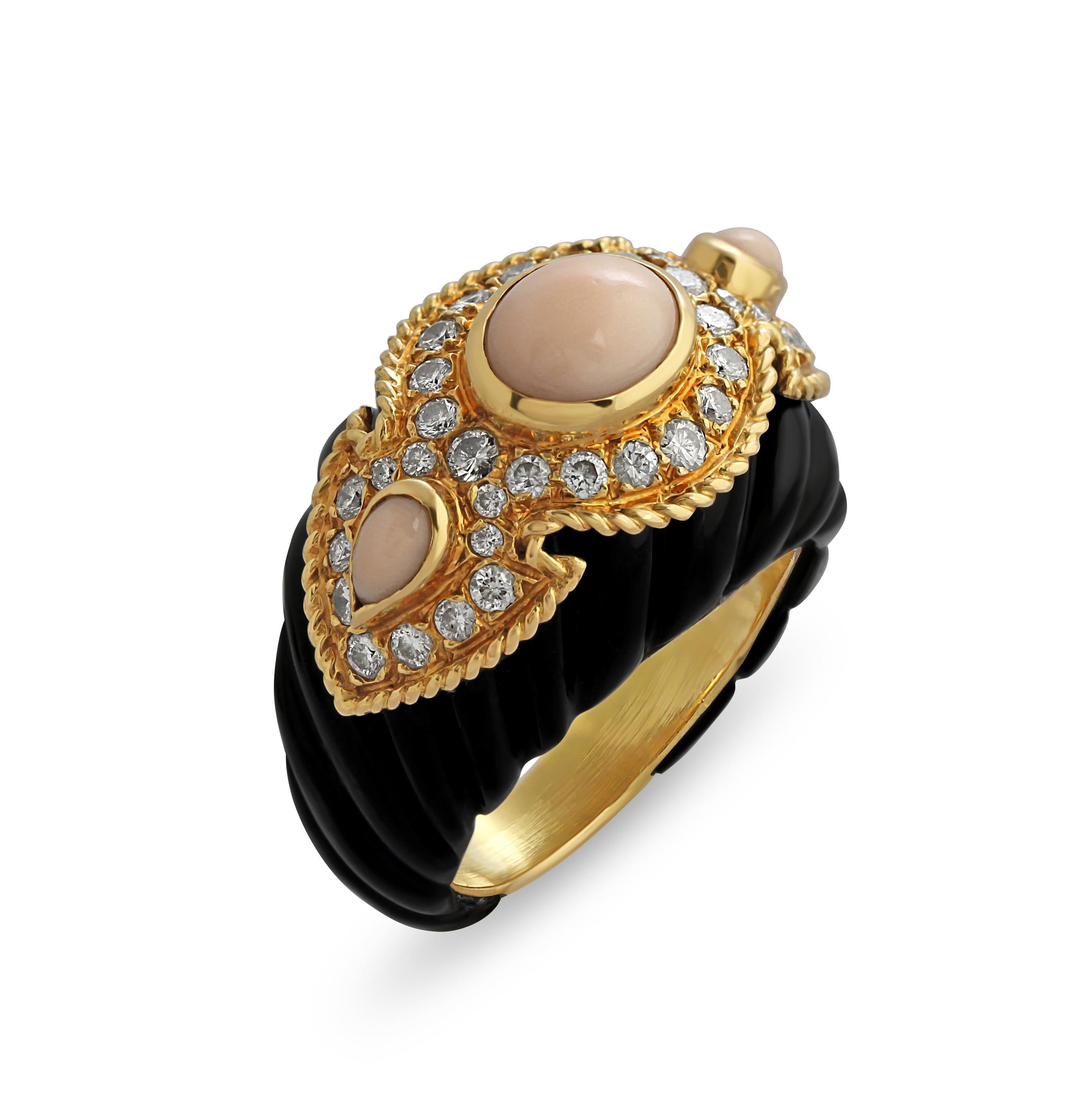 Boucheron, 18k Gold Onyx and Coral Parure For Sale at 1stDibs