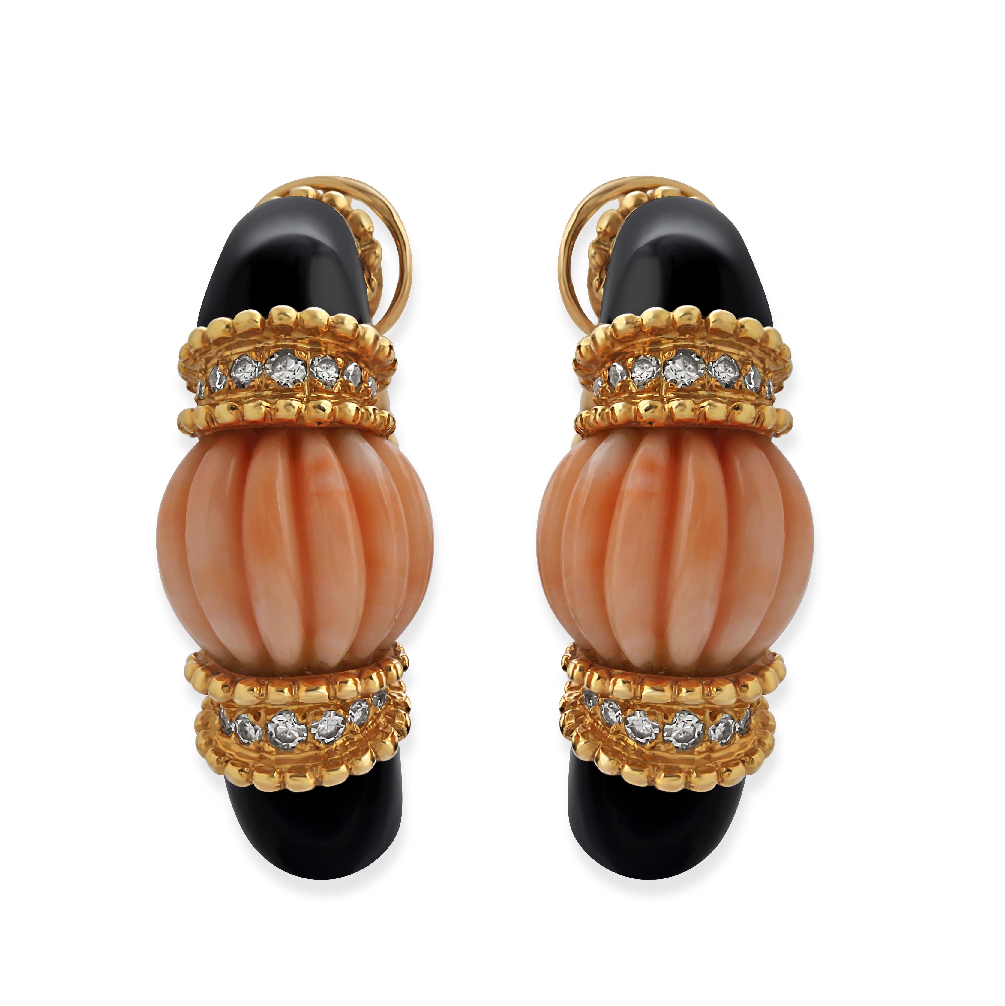 Boucheron, 18k Gold Onyx and Coral Parure For Sale at 1stDibs