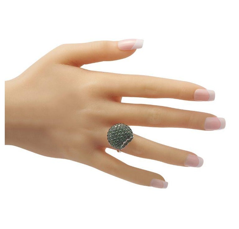 Boucheron 18k White Gold 4.08 Carat Tsavorite Macaron Ring For Sale at 1stDibs