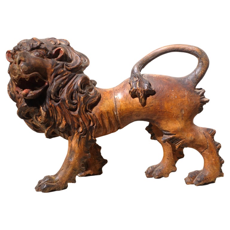 Le lion en buis - Venise, vers 1750 En vente sur 1stDibs