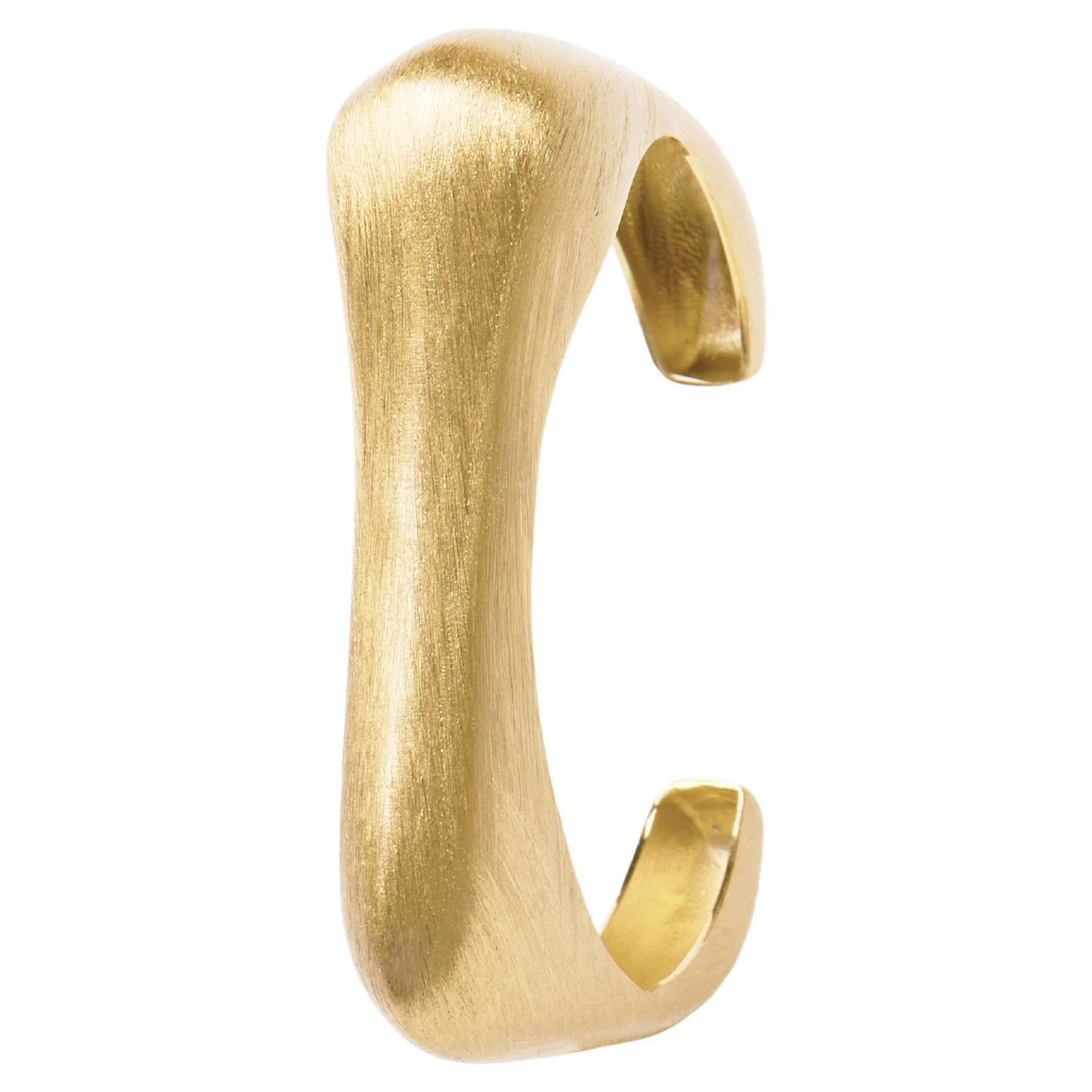 Bold ring, 925 sterling silver, 18 kt. gold plated, Black Onyx, Noir For Sale at 1stDibs