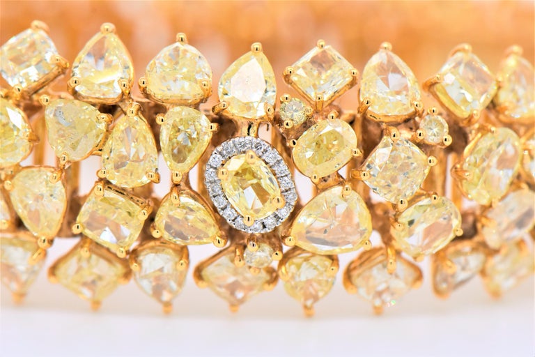 Bracelet Natural Color Fancy Yellow 18 Karat Yellow Gold For Sale at ...