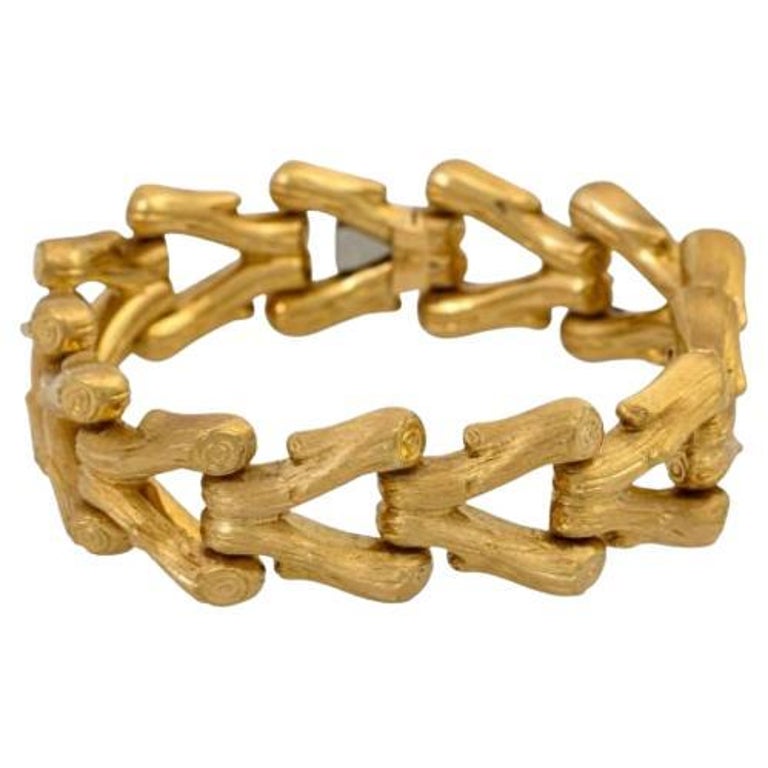 Bracelet 'V' For Sale at 1stDibs
