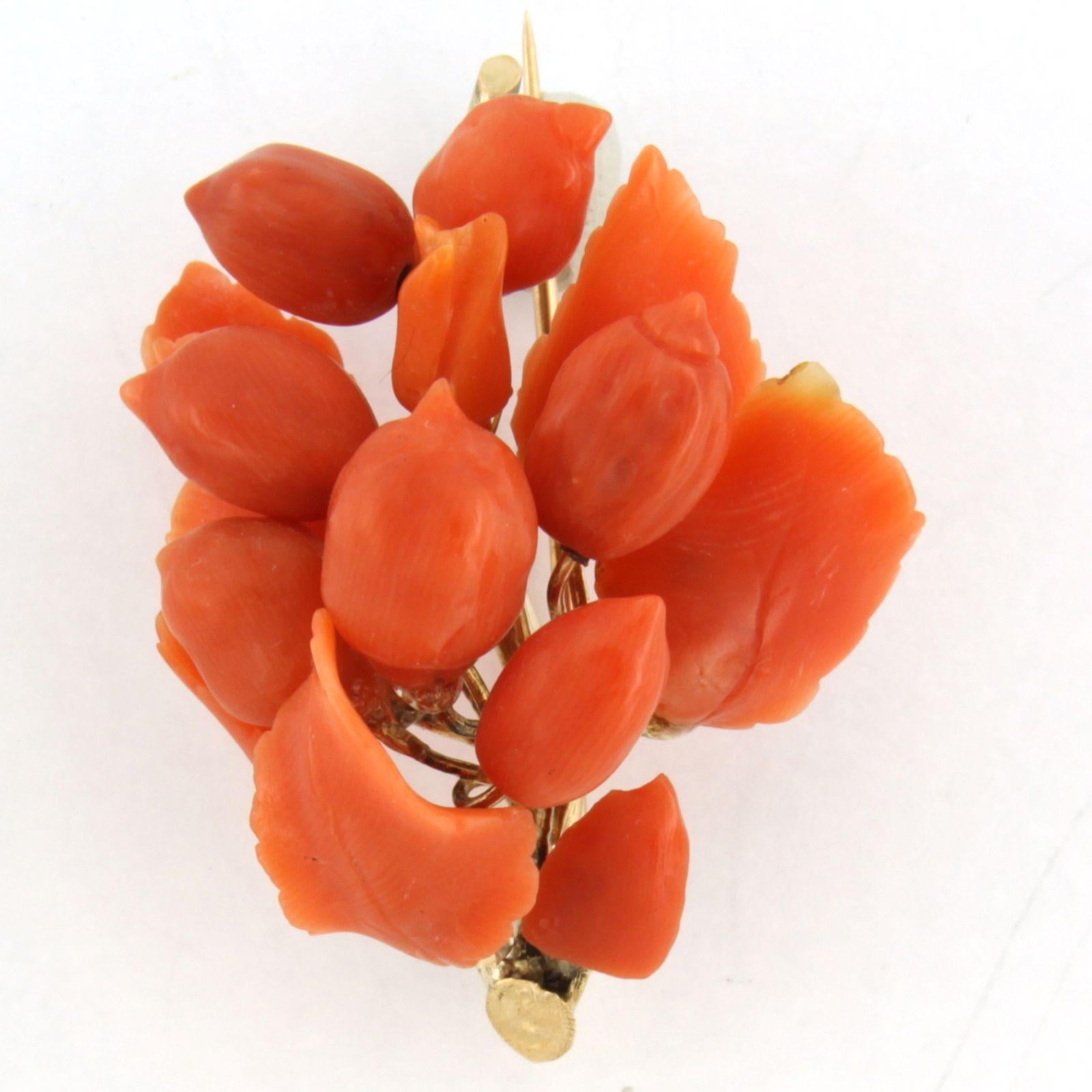 Branch brooch with coral 10k gold 8.9 grams For Sale at 1stDibs