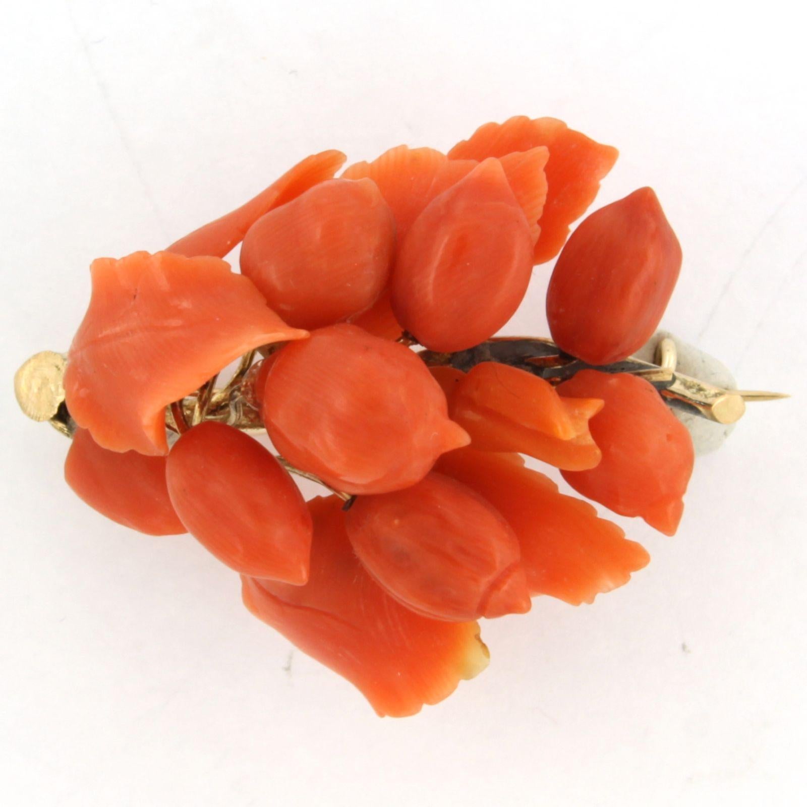 Branch brooch with coral 10k gold 8.9 grams For Sale at 1stDibs