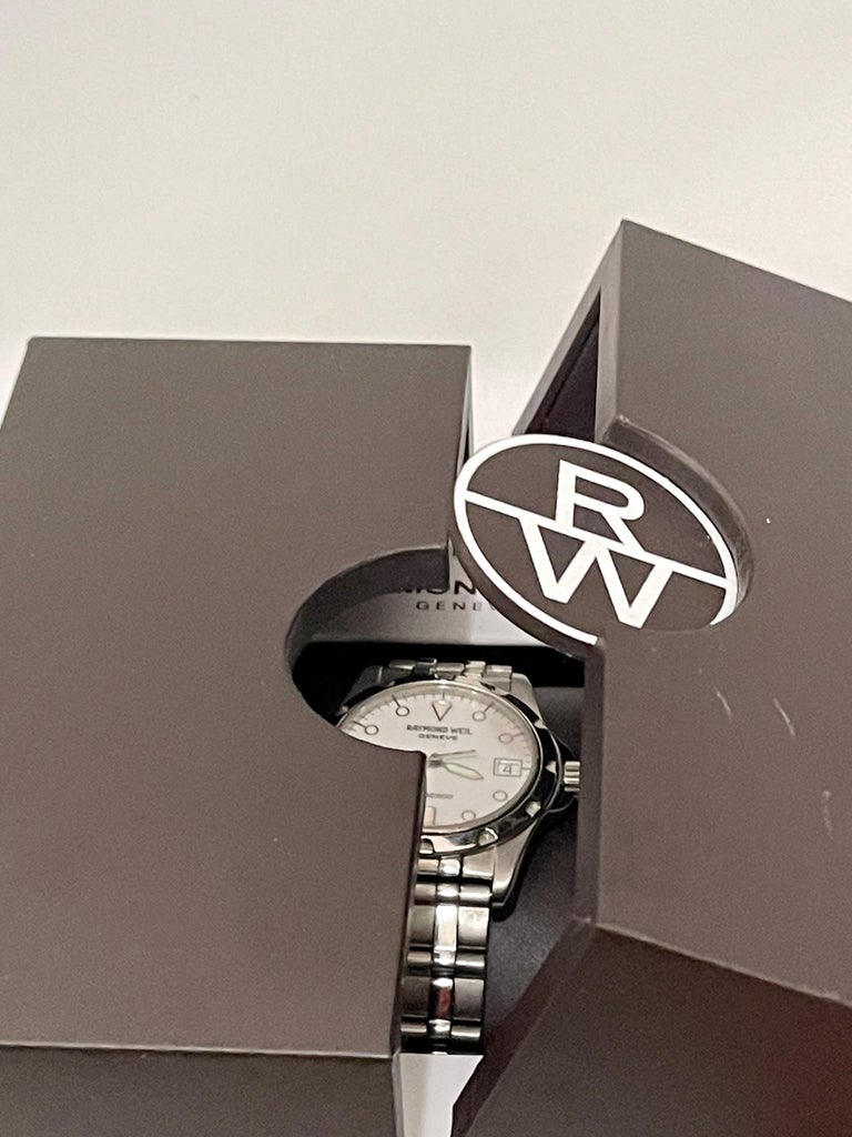 Brand New Gucci Silver Stainless Steel 2400L Dial Bangle Watch ...
