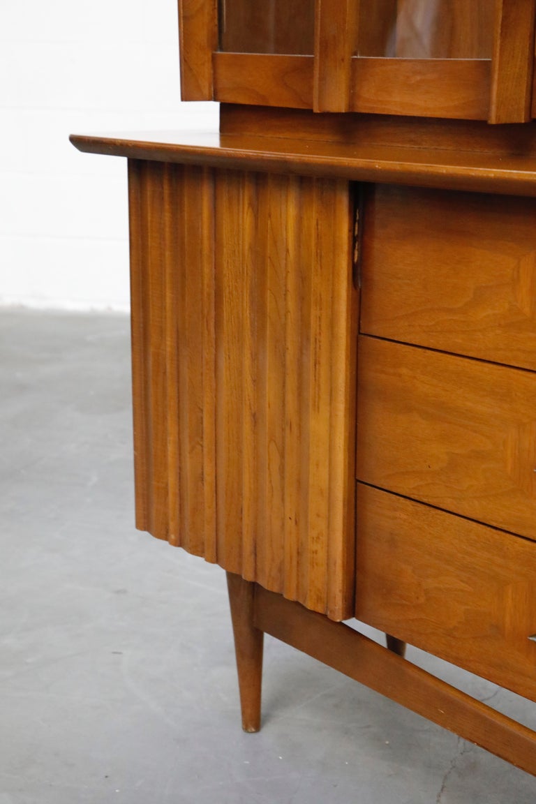 Brasilia Styled Mid-Century Modern China Display Cabinet with Hutch ...