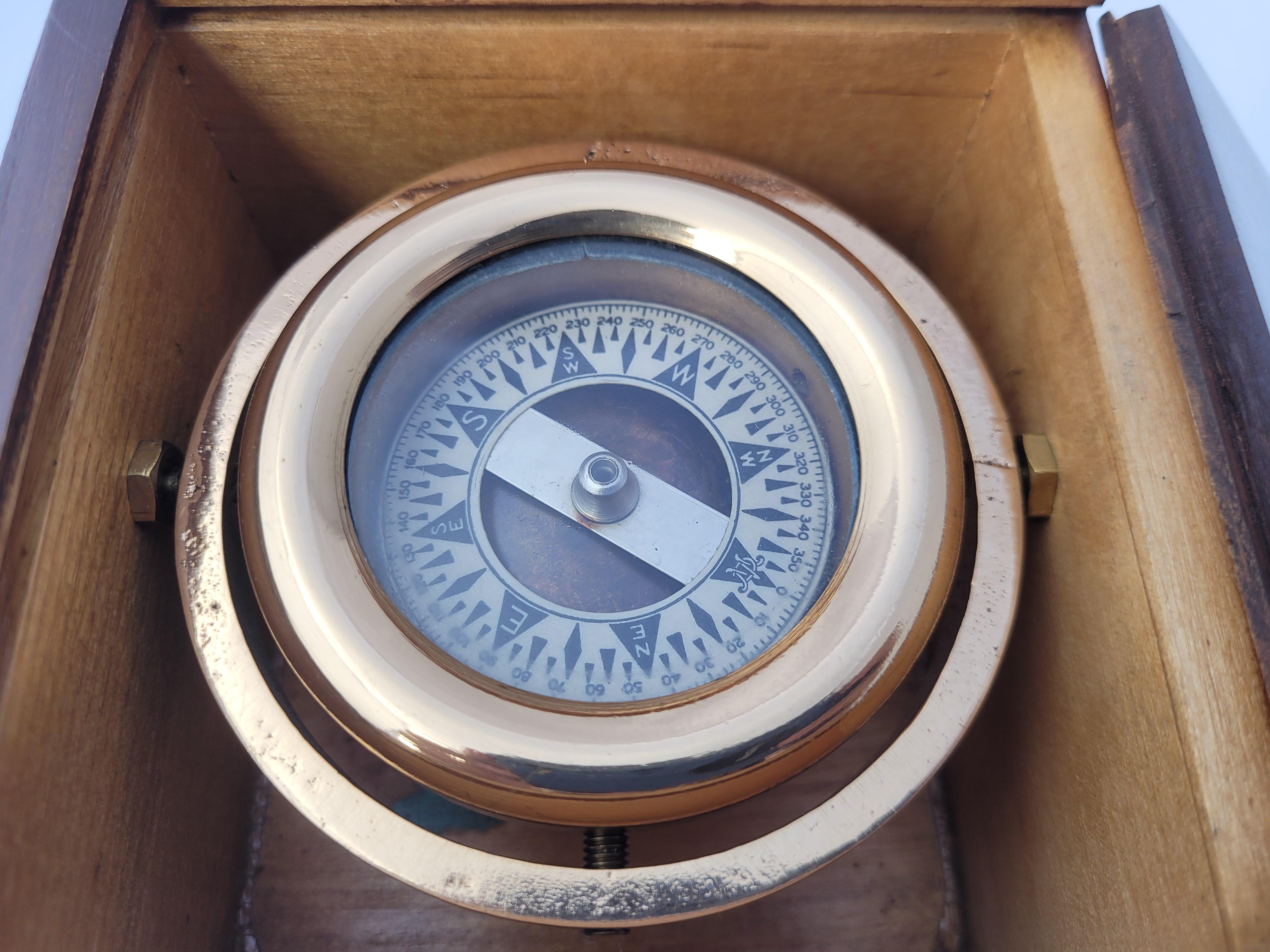 Brass Boat Compass in Varnished Wood Box For Sale at 1stDibs