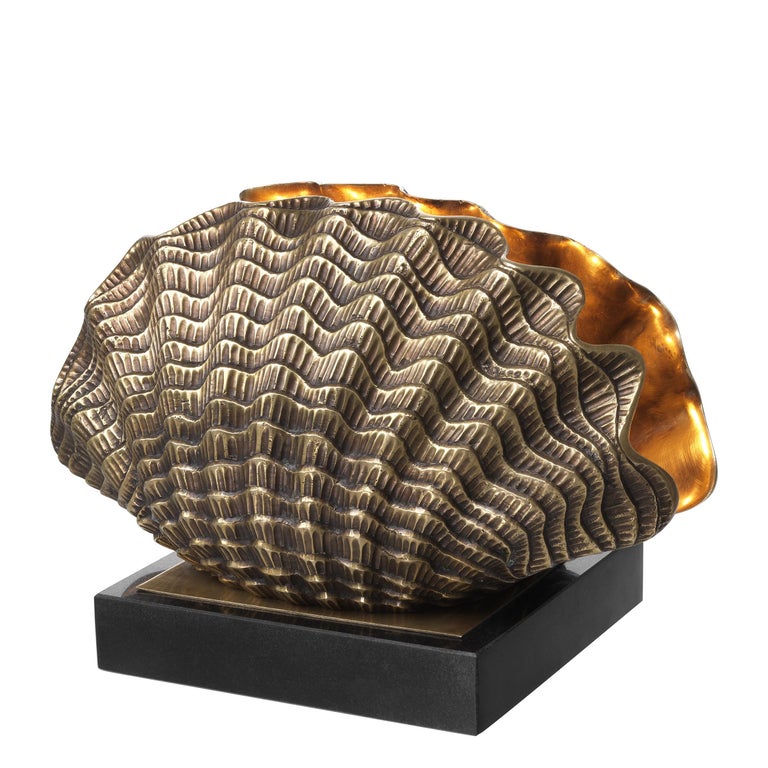 Brass Shell Table Lamp in Vintage Brass For Sale at 1stDibs
