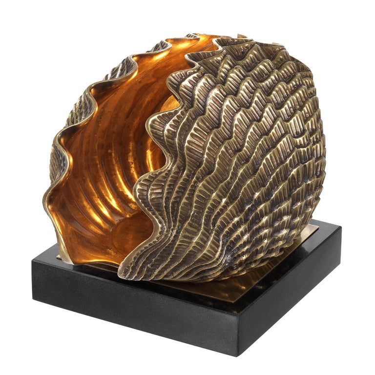 Brass Shell Table Lamp in Vintage Brass For Sale at 1stDibs