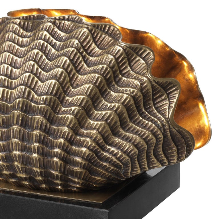 Brass Shell Table Lamp in Vintage Brass For Sale at 1stDibs