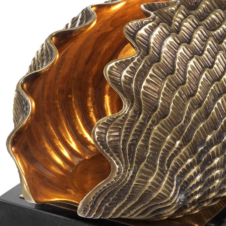 Brass Shell Table Lamp in Vintage Brass For Sale at 1stDibs