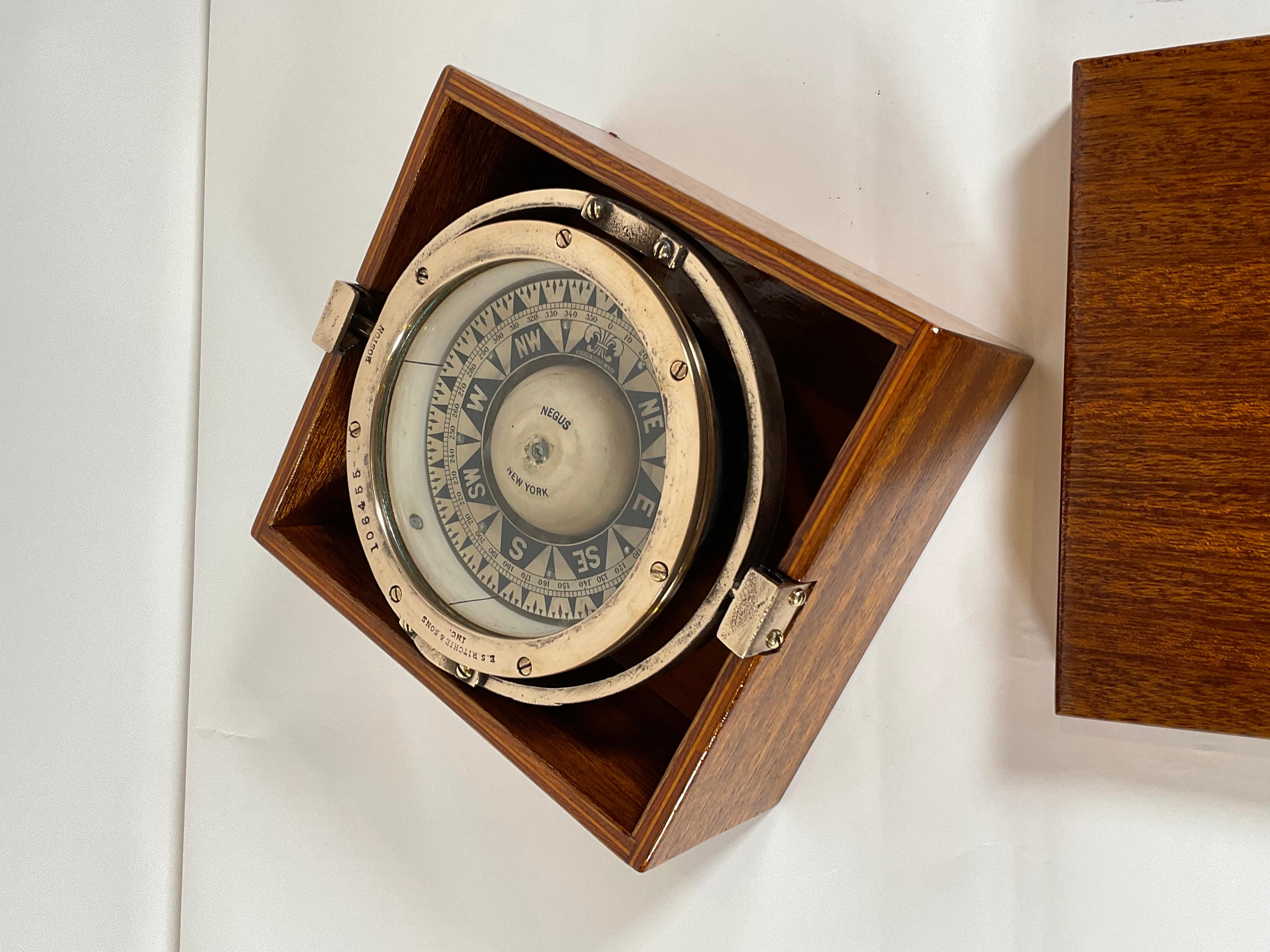 Brass Yacht Compass in Mahogany Box For Sale at 1stDibs