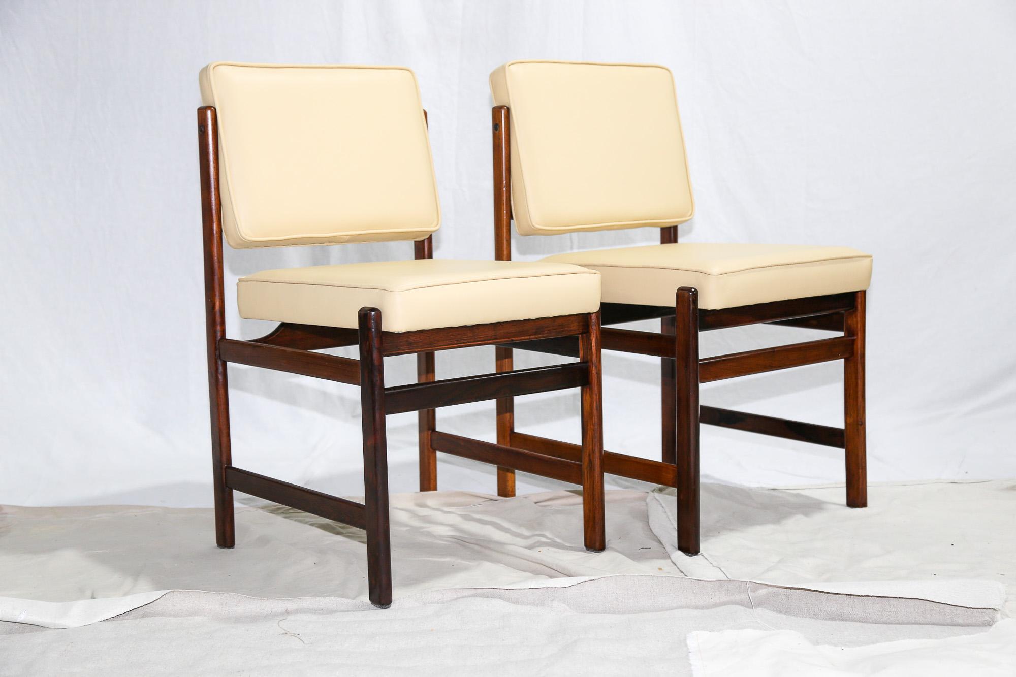 Brazilian Modern Pair of Marco Chairs in Beige Leather by Sergio ...