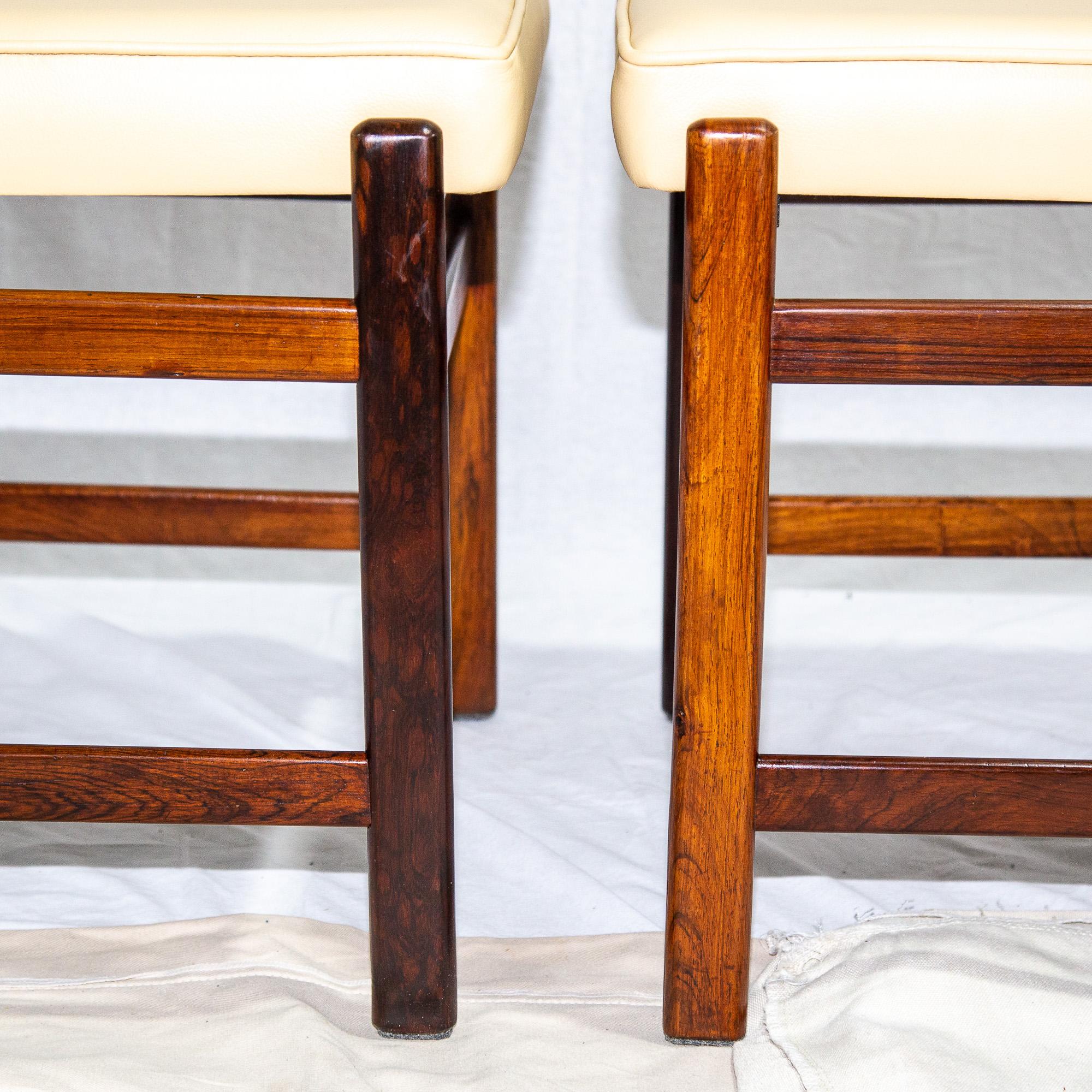Brazilian Modern Pair of Marco Chairs in Beige Leather by Sergio ...