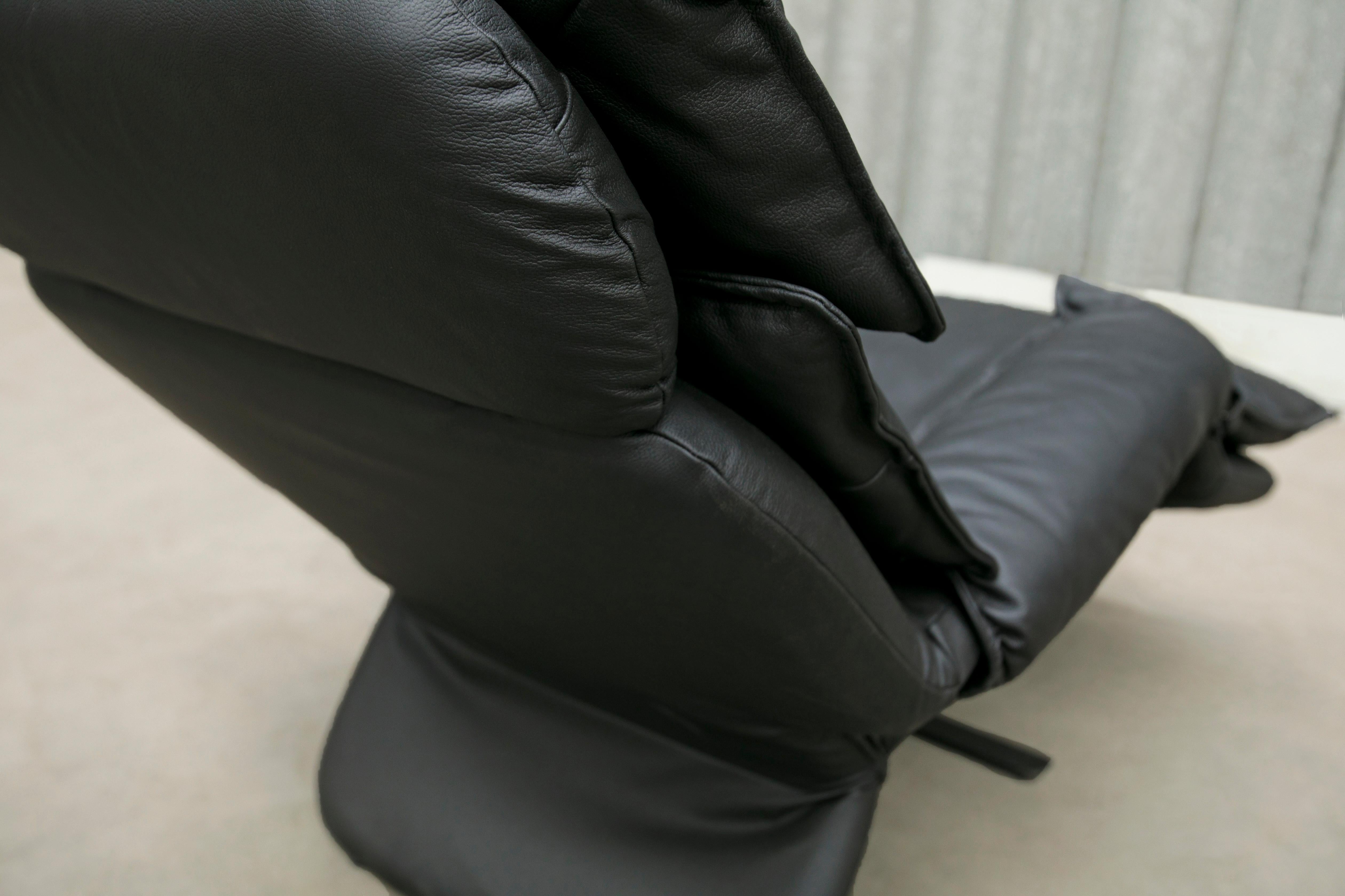 Brazilian Modern "Pony" Reclining Chair in Leather by Percival Lafer ...