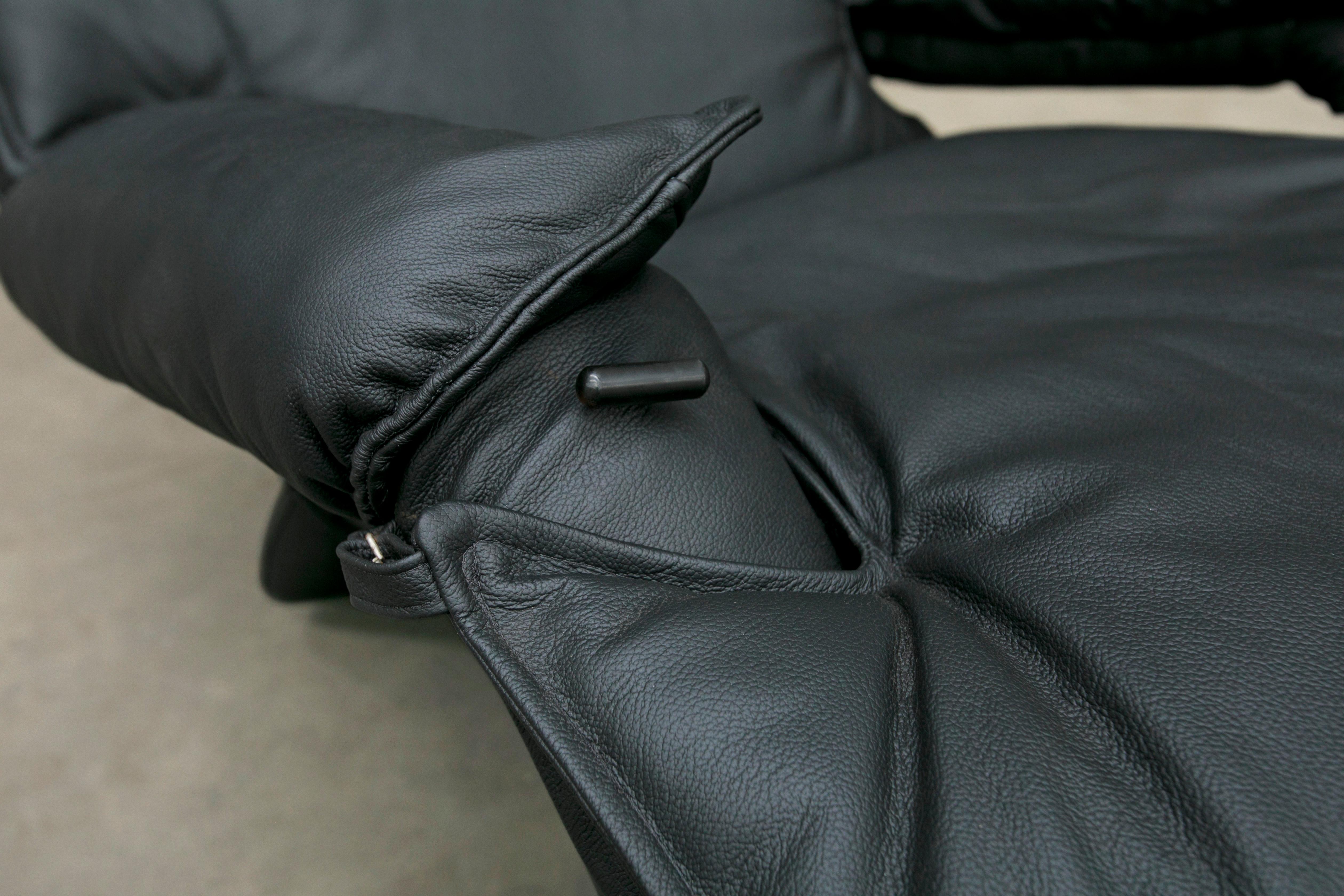 Brazilian Modern "Pony" Reclining Chair in Leather by Percival Lafer ...