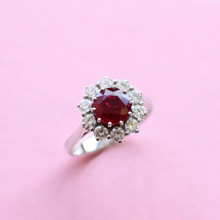 Breathtaking Red Ruby and Diamond White Gold Ring For Sale at 1stDibs
