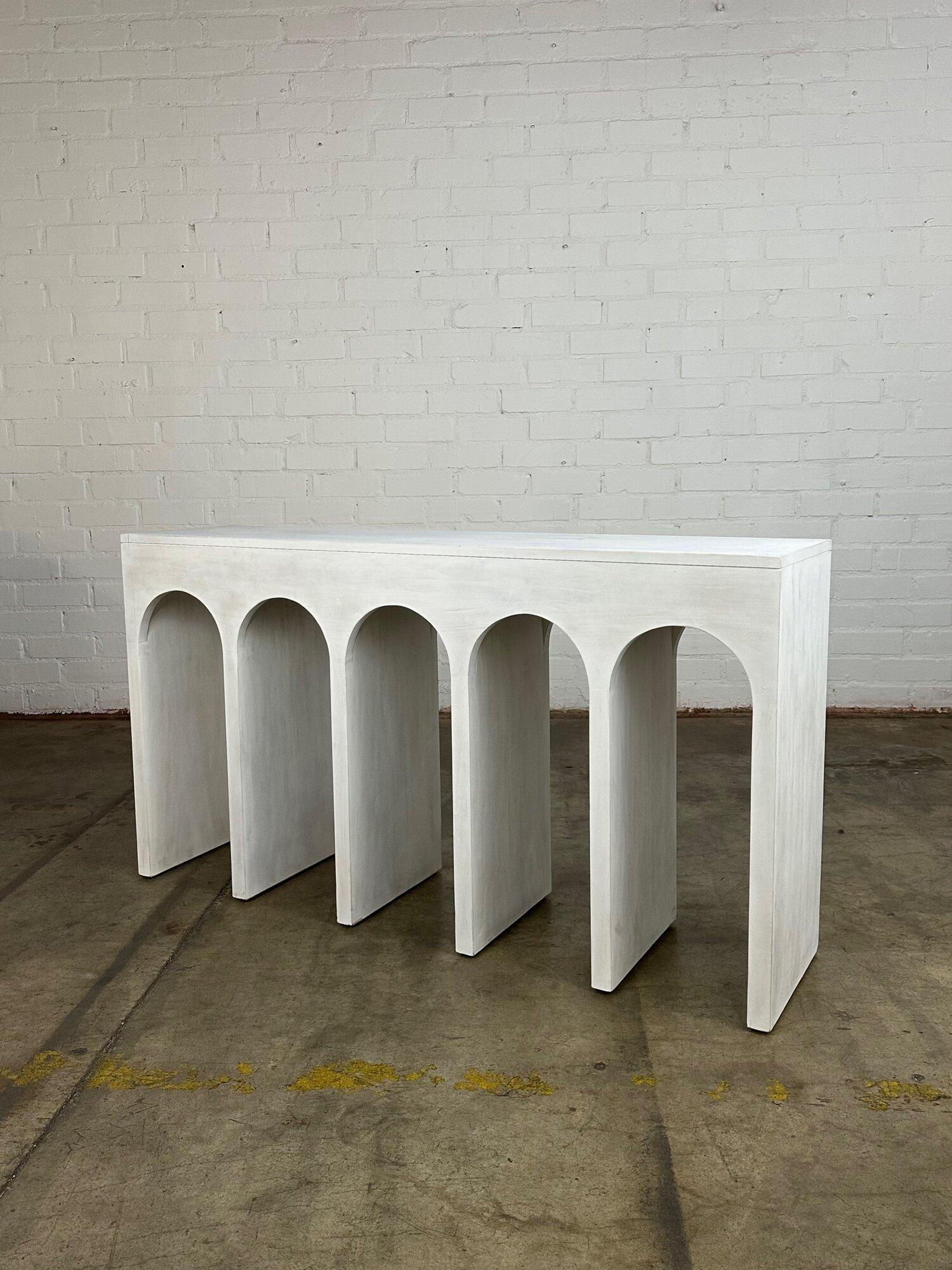 Bridge Console in White For Sale at 1stDibs