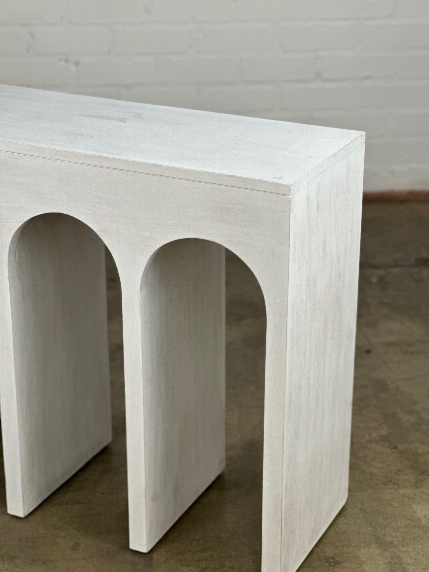 Bridge Console in White For Sale at 1stDibs